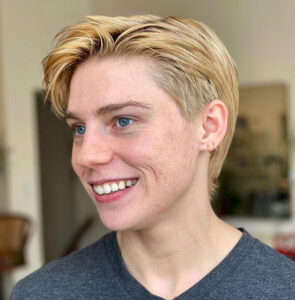 Middle-Part Mullet: 13 Essential Designs From This Iconic Look!