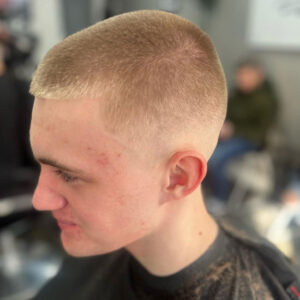 Buzz Cut vs. Crew Cut: Assessing The Two Giants Among Masculine Hairdos!